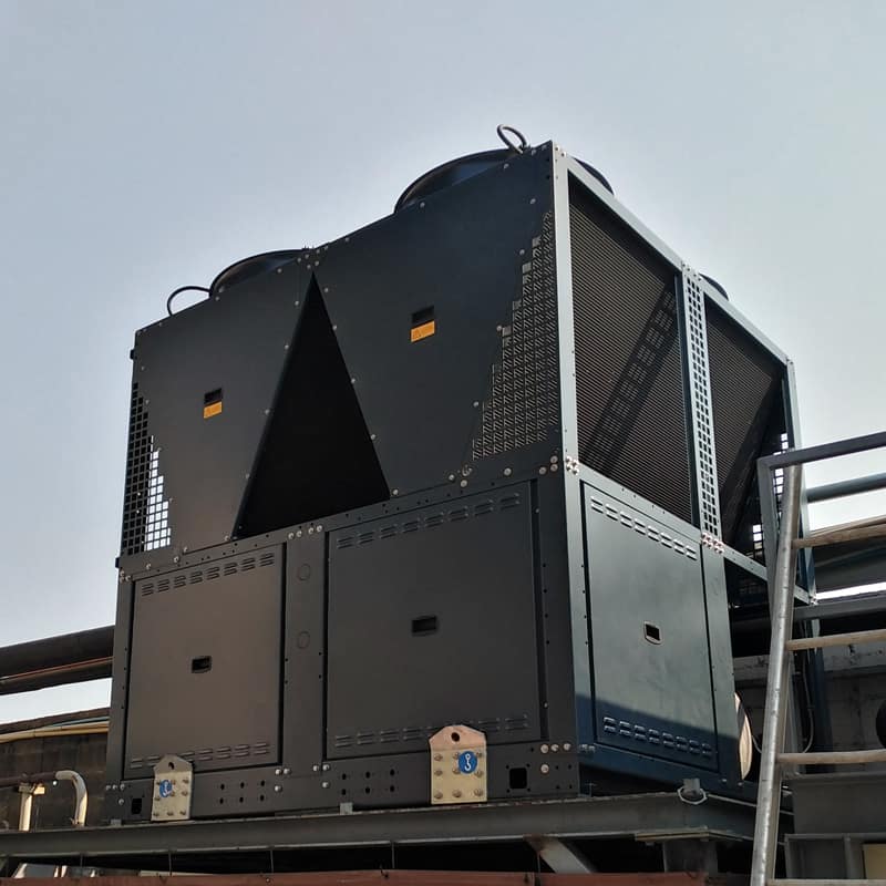 Chiller with an integrated heat recovery system for a pharmaceutical ...